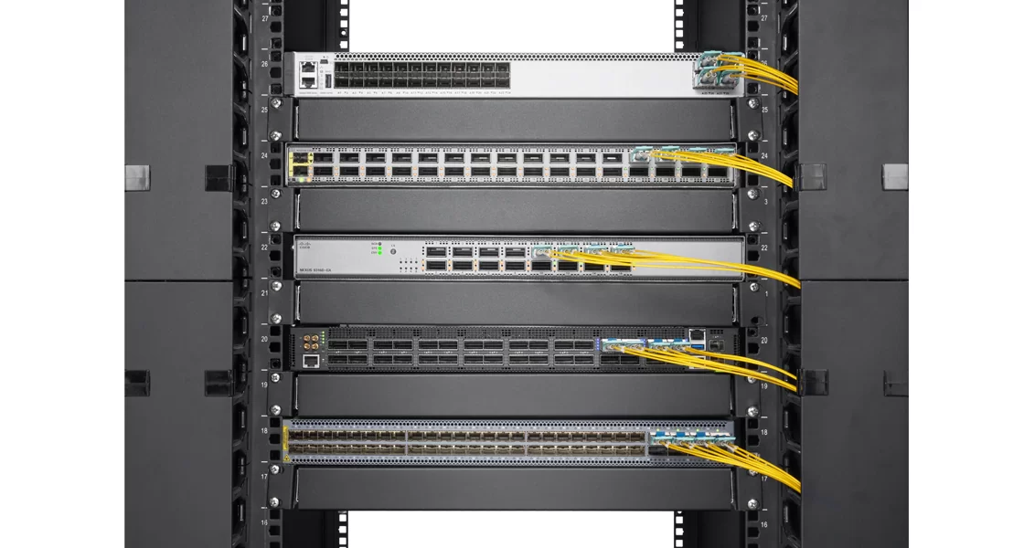 Cisco 40G QSFP+ QSFP-40G-UNIV Transceiver Module - FS