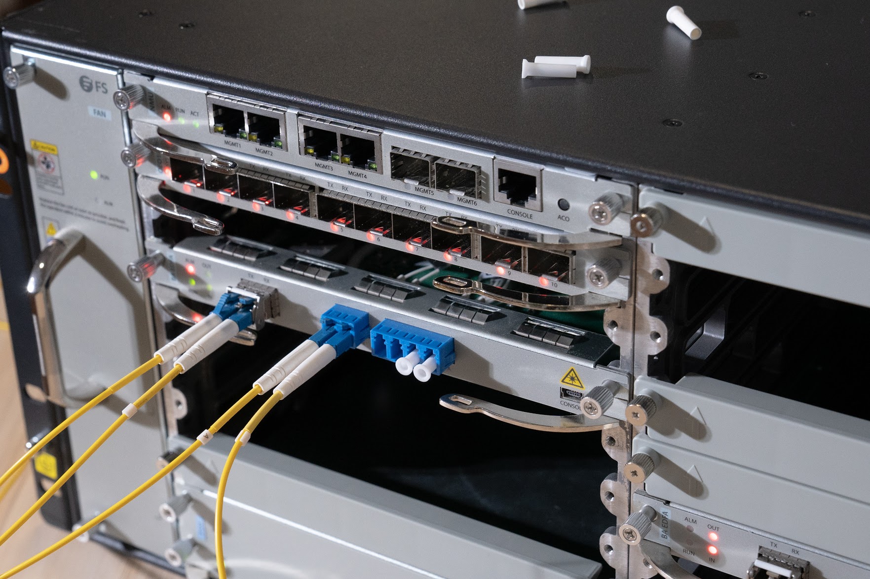 20dBm Output Booster DWDM EDFA Pluggable Module, 16dB Gain - FS Australia